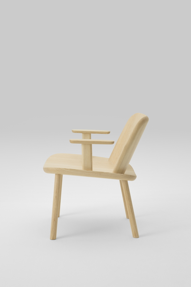 LOUNGE CHAIR (with armrests) | Products | Maruni Wood Industry