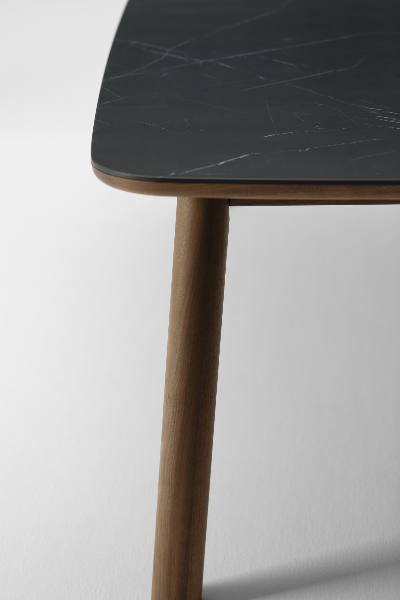 TABLE 240 Low / High / Extra High (ceramic top) | Products | Maruni ...